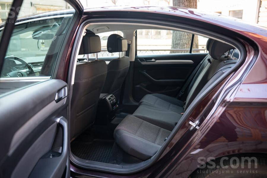 Violet Volkswagen Passat B8 2015 in Riga, with an engine capacity of 1.80 L and mileage of 260 thousand km for 8950 €, photo 18 on AUTOMOTO.COM.LV