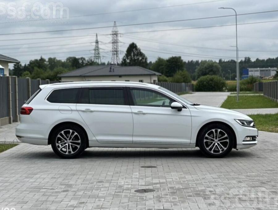 White Volkswagen Passat B8 2016 in Riga, with an engine capacity of 2.00 L and mileage of 298 thousand km for 8001 €, photo 4 on AUTOMOTO.COM.LV