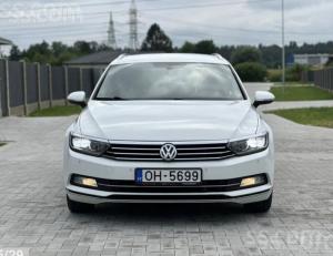 White Volkswagen Passat B8 2016 in Riga, with an engine capacity of 2.00 L and mileage of 298 thousand km for 8001 €, photo 5 on AUTOMOTO.COM.LV