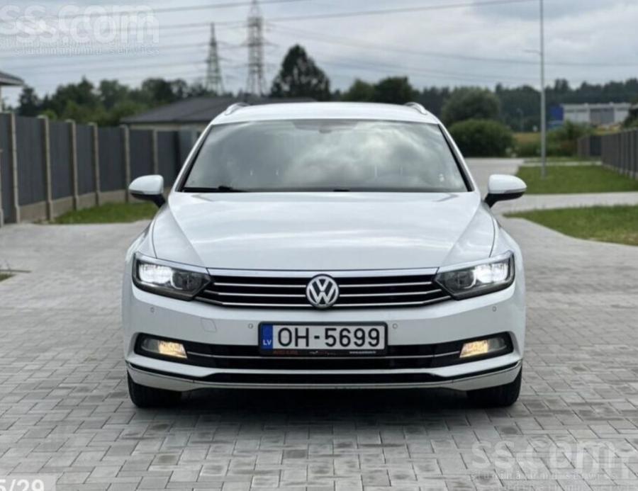 White Volkswagen Passat B8 2016 in Riga, with an engine capacity of 2.00 L and mileage of 298 thousand km for 8001 €, photo 5 on AUTOMOTO.COM.LV