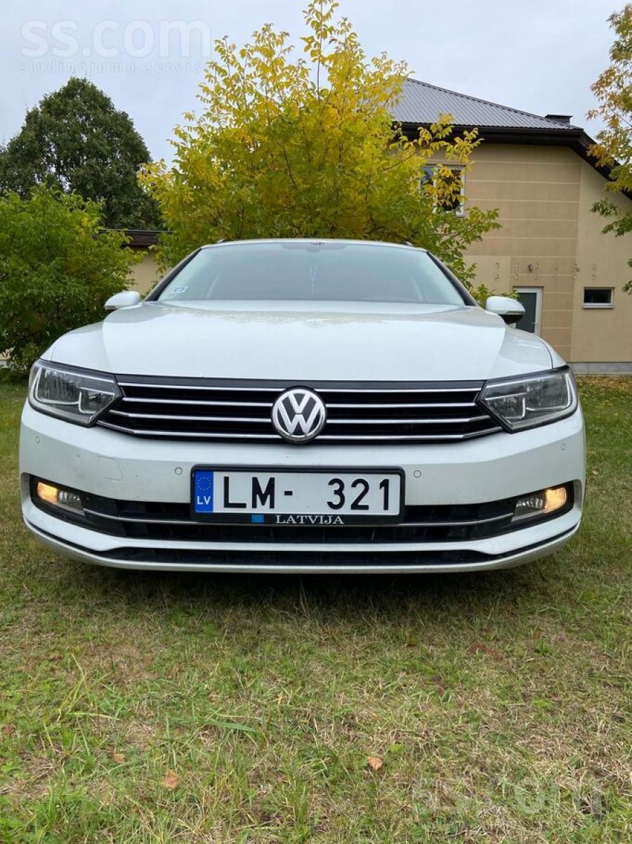White Volkswagen Passat B8 2017 in Riga, with an engine capacity of 2.00 L and mileage of 225 thousand km for 11500 €, photo 4 on AUTOMOTO.COM.LV