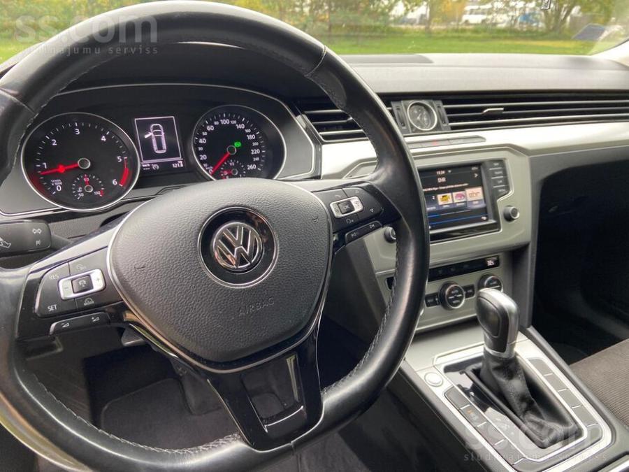 White Volkswagen Passat B8 2017 in Riga, with an engine capacity of 2.00 L and mileage of 225 thousand km for 11500 €, photo 6 on AUTOMOTO.COM.LV