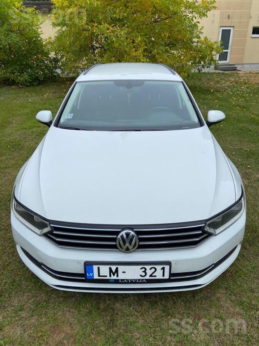 White Volkswagen Passat B8 2017 in Riga, with an engine capacity of 2.00 L and mileage of 225 thousand km for 11500 €, photo 7 on AUTOMOTO.COM.LV