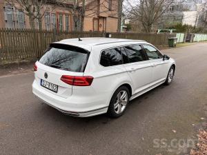 White Volkswagen Passat B8 2018 in Jurmala, with an engine capacity of 2.00 L and mileage of 170 thousand km for 16900 €, photo 5 on AUTOMOTO.COM.LV