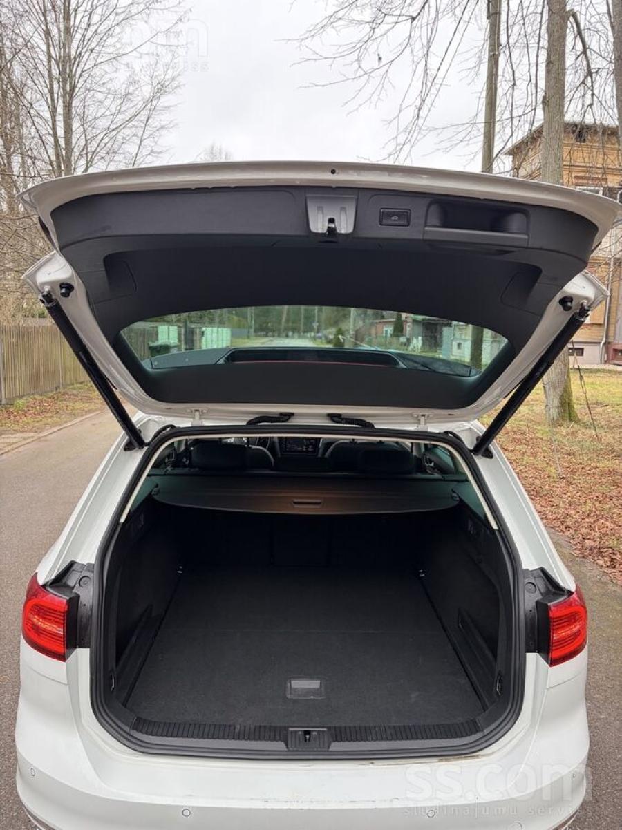 White Volkswagen Passat B8 2018 in Jurmala, with an engine capacity of 2.00 L and mileage of 170 thousand km for 16900 €, photo 7 on AUTOMOTO.COM.LV