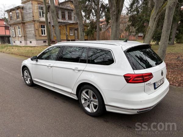 White Volkswagen Passat B8 2018 in Jurmala, with an engine capacity of 2.00 L and mileage of 171 thousand km for 15900 €, photo 3 on AUTOMOTO.COM.LV