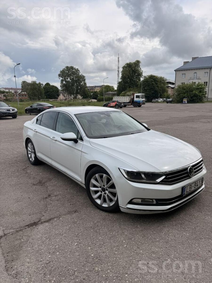 White Volkswagen Passat B8 2015 in Liepaja, with an engine capacity of 2.00 L and mileage of 328 thousand km for 11300 €, photo 1 on AUTOMOTO.COM.LV