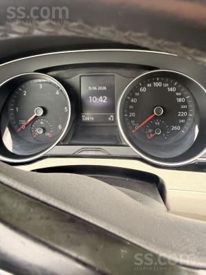 White Volkswagen Passat B8 2015 in Liepaja, with an engine capacity of 2.00 L and mileage of 328 thousand km for 11300 €, photo 11 on AUTOMOTO.COM.LV