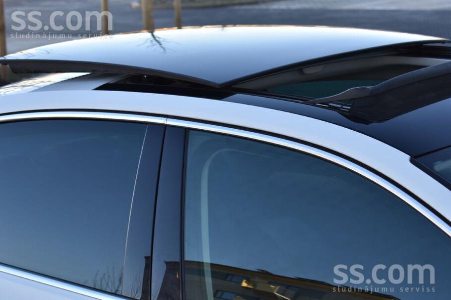 White Volkswagen Passat B8 2015 in Riga, with an engine capacity of 1.80 L and mileage of 202 thousand km for 10200 €, photo 5 on AUTOMOTO.COM.LV