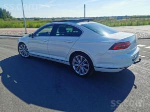White Volkswagen Passat B8 2015 in Liepaja, with an engine capacity of 1.80 L and mileage of 200 thousand km for 10200 €, photo 4 on AUTOMOTO.COM.LV