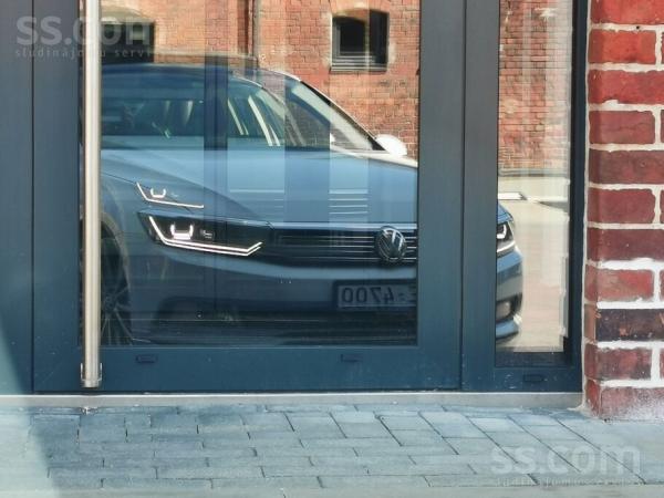 White Volkswagen Passat B8 2015 in Liepaja, with an engine capacity of 1.80 L and mileage of 200 thousand km for 10200 €, photo 10 on AUTOMOTO.COM.LV