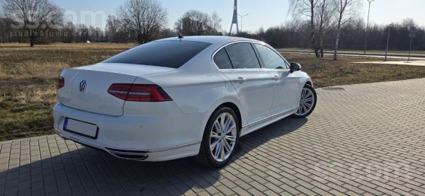Balts Volkswagen Passat B8 2015 Rīga, ar dzinēja tilpumu 2.00 L un nobraukumu 172 tūkst. km par 13500 €, foto 2 vietnē AUTOMOTO.COM.LV
