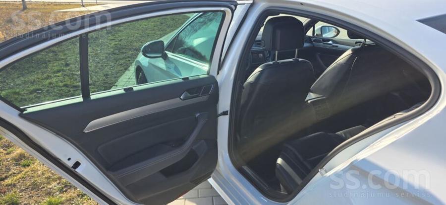 Balts Volkswagen Passat B8 2015 Rīga, ar dzinēja tilpumu 2.00 L un nobraukumu 172 tūkst. km par 13500 €, foto 13 vietnē AUTOMOTO.COM.LV