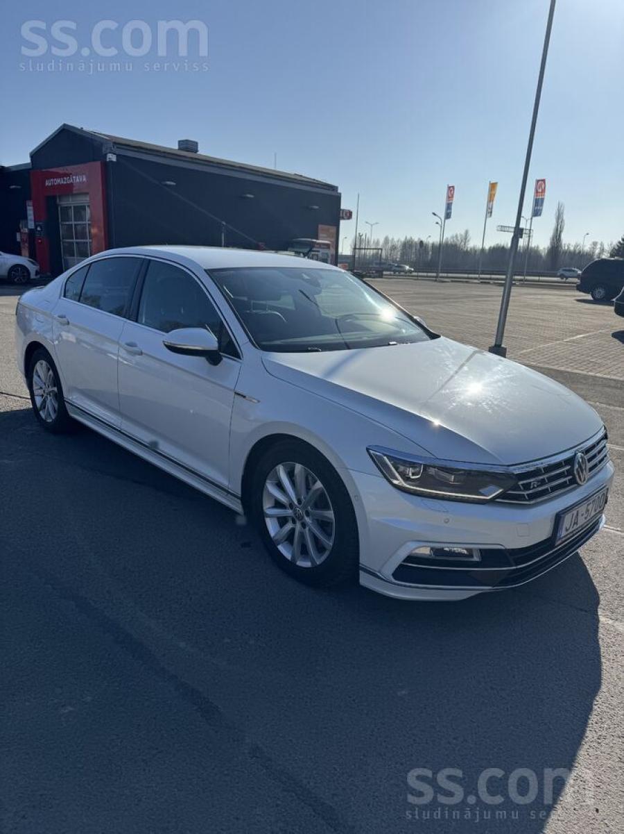Balts Volkswagen Passat B8 2015 Rīga, ar dzinēja tilpumu 2.00 L un nobraukumu 191 tūkst. km par 13000 €, foto 3 vietnē AUTOMOTO.COM.LV