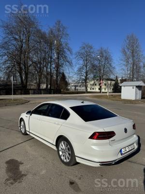 Balts Volkswagen Passat B8 2015 Rīga, ar dzinēja tilpumu 2.00 L un nobraukumu 191 tūkst. km par 13000 €, foto 4 vietnē AUTOMOTO.COM.LV