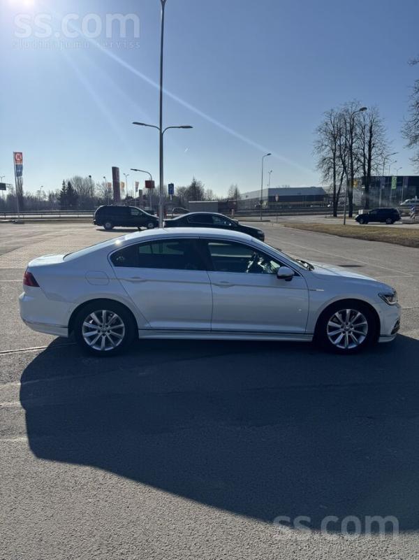 Balts Volkswagen Passat B8 2015 Rīga, ar dzinēja tilpumu 2.00 L un nobraukumu 191 tūkst. km par 13000 €, foto 6 vietnē AUTOMOTO.COM.LV