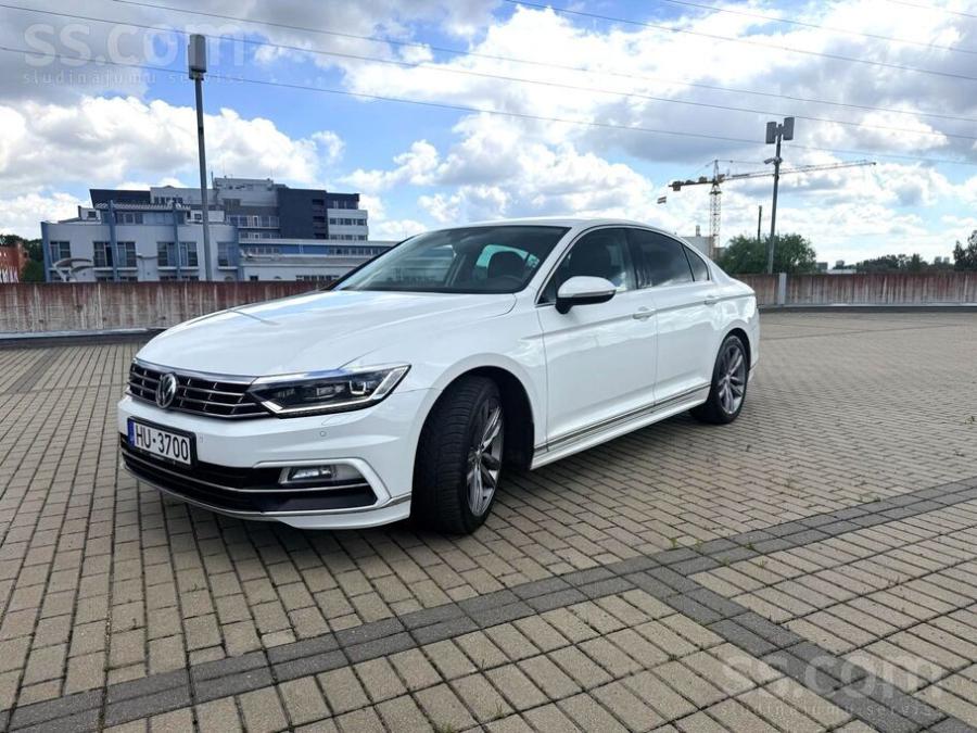 White Volkswagen Passat B8 2016 in Riga, with an engine capacity of 2.00 L and mileage of 213 thousand km for 12500 €, photo 3 on AUTOMOTO.COM.LV