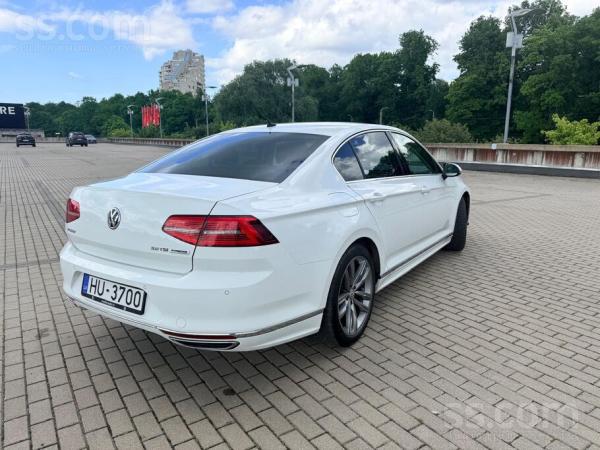 White Volkswagen Passat B8 2016 in Riga, with an engine capacity of 2.00 L and mileage of 213 thousand km for 12500 €, photo 4 on AUTOMOTO.COM.LV
