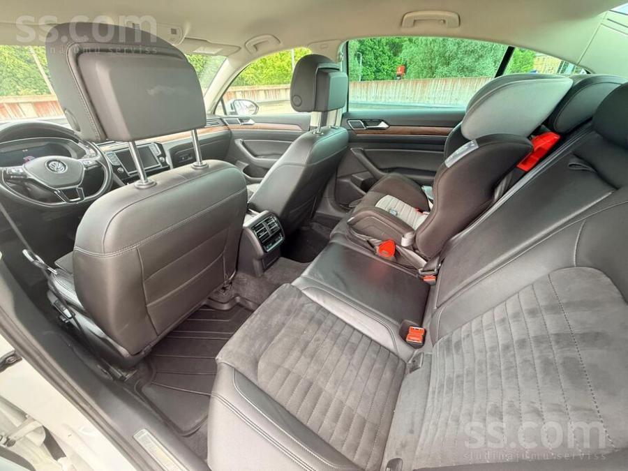 White Volkswagen Passat B8 2016 in Riga, with an engine capacity of 2.00 L and mileage of 213 thousand km for 12500 €, photo 7 on AUTOMOTO.COM.LV