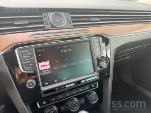 White Volkswagen Passat B8 2016 in Riga, with an engine capacity of 2.00 L and mileage of 213 thousand km for 12500 €, photo 9 on AUTOMOTO.COM.LV