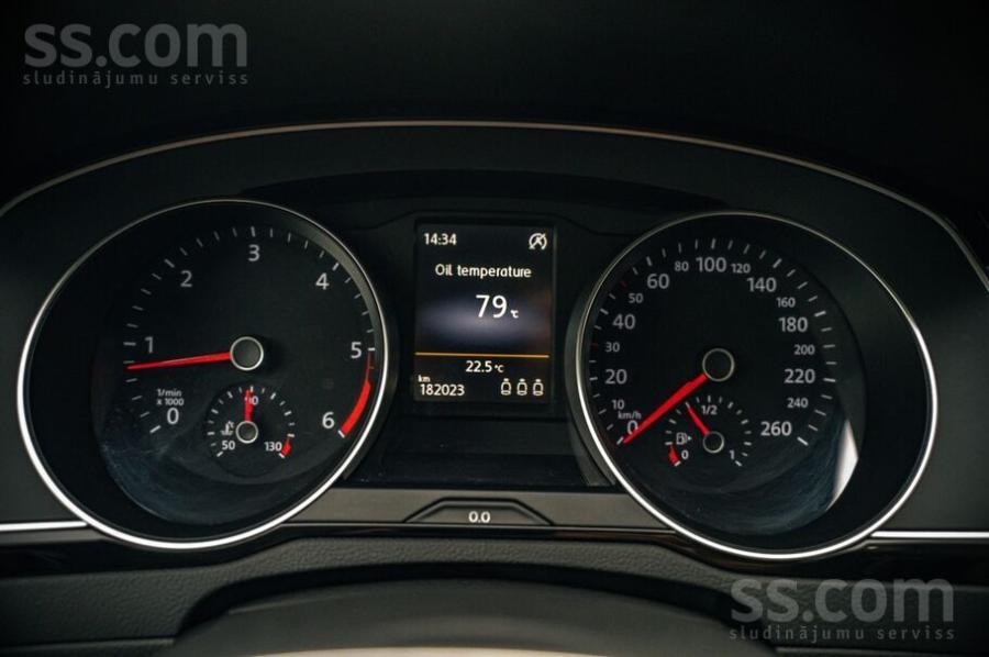 Balts Volkswagen Passat B8 2016 Rīga, ar dzinēja tilpumu 2.00 L un nobraukumu 182 tūkst. km par 9990 €, foto 12 vietnē AUTOMOTO.COM.LV