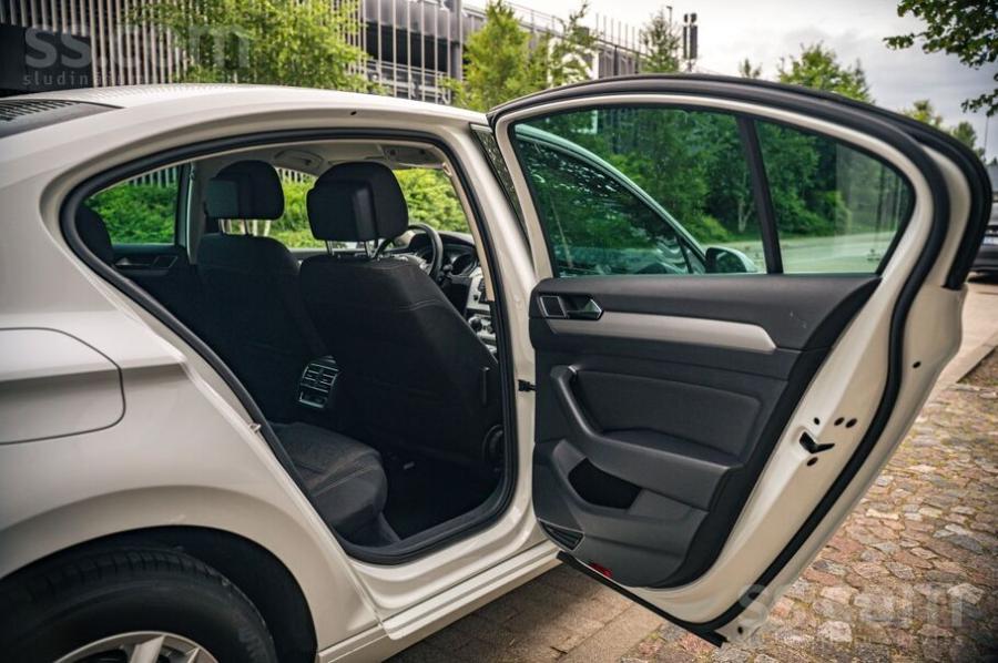 Balts Volkswagen Passat B8 2016 Rīga, ar dzinēja tilpumu 2.00 L un nobraukumu 182 tūkst. km par 9990 €, foto 13 vietnē AUTOMOTO.COM.LV