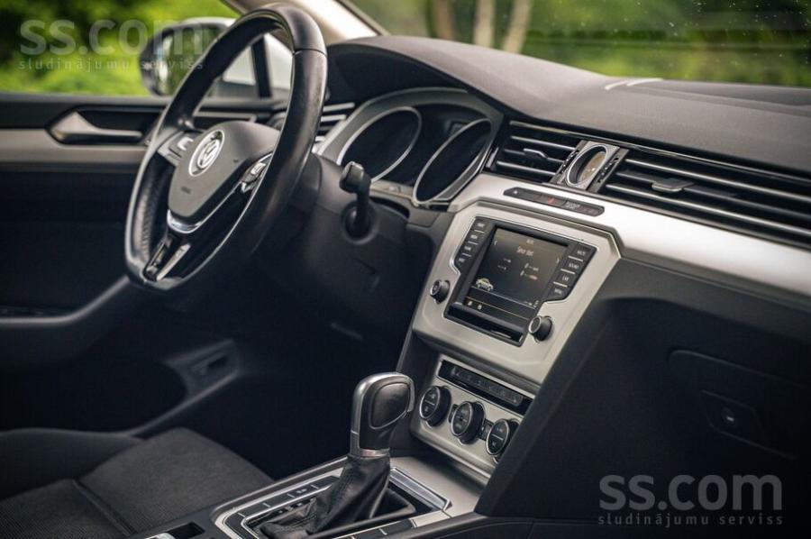 Balts Volkswagen Passat B8 2016 Rīga, ar dzinēja tilpumu 2.00 L un nobraukumu 182 tūkst. km par 9990 €, foto 16 vietnē AUTOMOTO.COM.LV