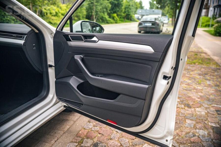 Balts Volkswagen Passat B8 2016 Rīga, ar dzinēja tilpumu 2.00 L un nobraukumu 182 tūkst. km par 9990 €, foto 17 vietnē AUTOMOTO.COM.LV