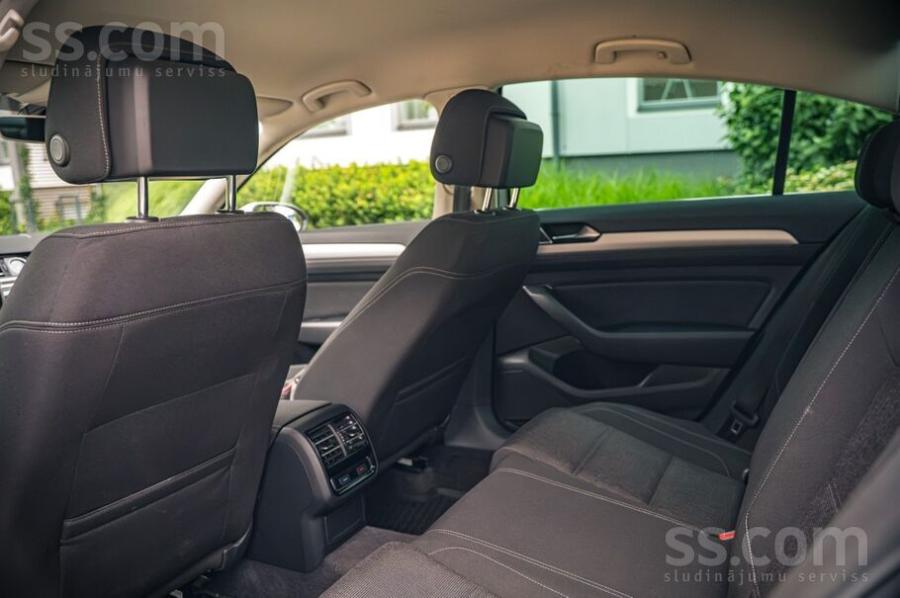 Balts Volkswagen Passat B8 2016 Rīga, ar dzinēja tilpumu 2.00 L un nobraukumu 182 tūkst. km par 9990 €, foto 18 vietnē AUTOMOTO.COM.LV