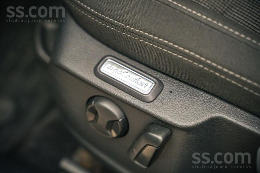 Balts Volkswagen Passat B8 2016 Rīga, ar dzinēja tilpumu 2.00 L un nobraukumu 182 tūkst. km par 9990 €, foto 19 vietnē AUTOMOTO.COM.LV