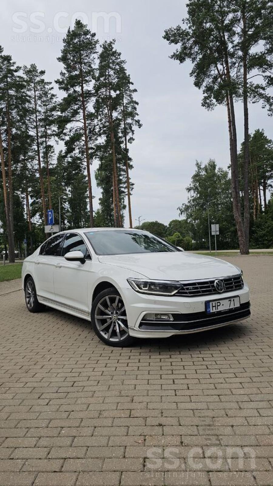 Balts Volkswagen Passat B8 2016 Ogre, ar dzinēja tilpumu 1.80 L un nobraukumu 248 tūkst. km par 12500 €, foto 1 vietnē AUTOMOTO.COM.LV