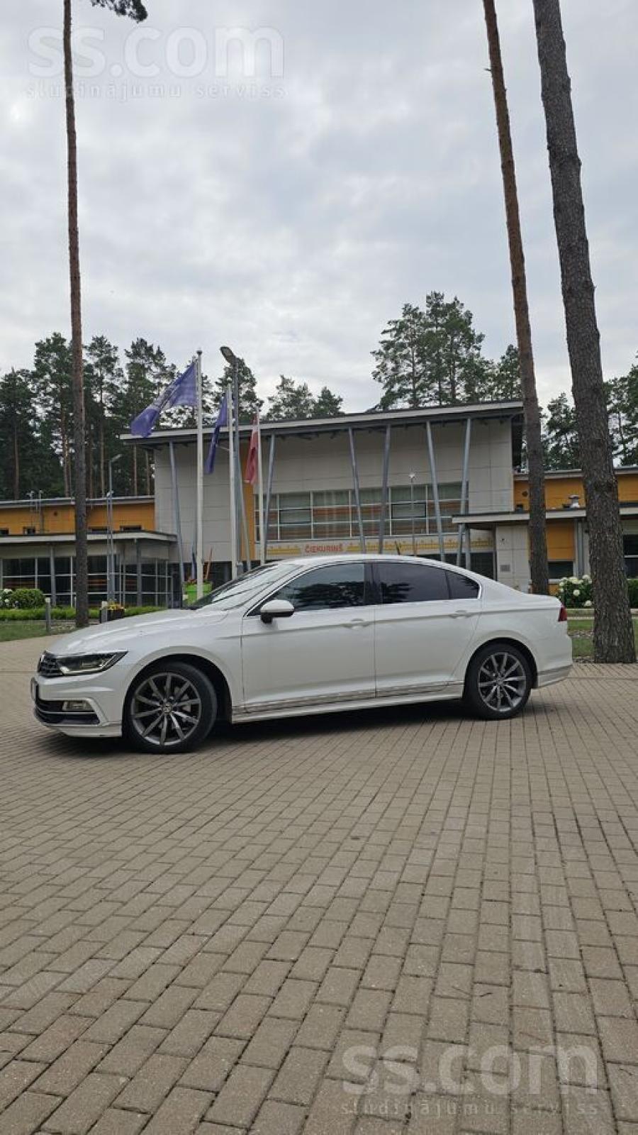 Balts Volkswagen Passat B8 2016 Ogre, ar dzinēja tilpumu 1.80 L un nobraukumu 248 tūkst. km par 12500 €, foto 4 vietnē AUTOMOTO.COM.LV