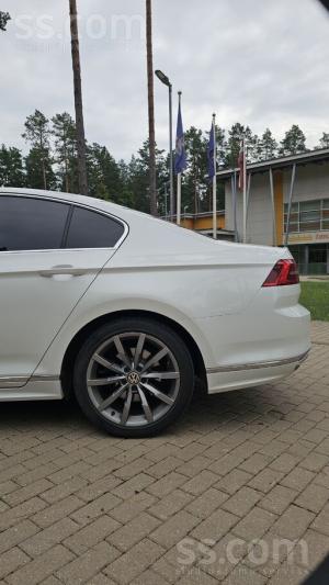 Balts Volkswagen Passat B8 2016 Ogre, ar dzinēja tilpumu 1.80 L un nobraukumu 248 tūkst. km par 12500 €, foto 16 vietnē AUTOMOTO.COM.LV
