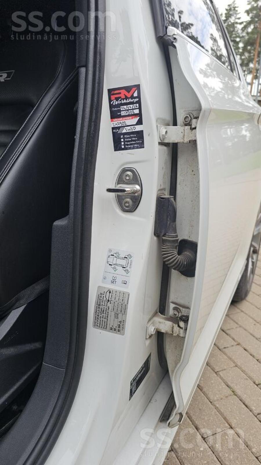 Balts Volkswagen Passat B8 2016 Ogre, ar dzinēja tilpumu 1.80 L un nobraukumu 248 tūkst. km par 12500 €, foto 27 vietnē AUTOMOTO.COM.LV