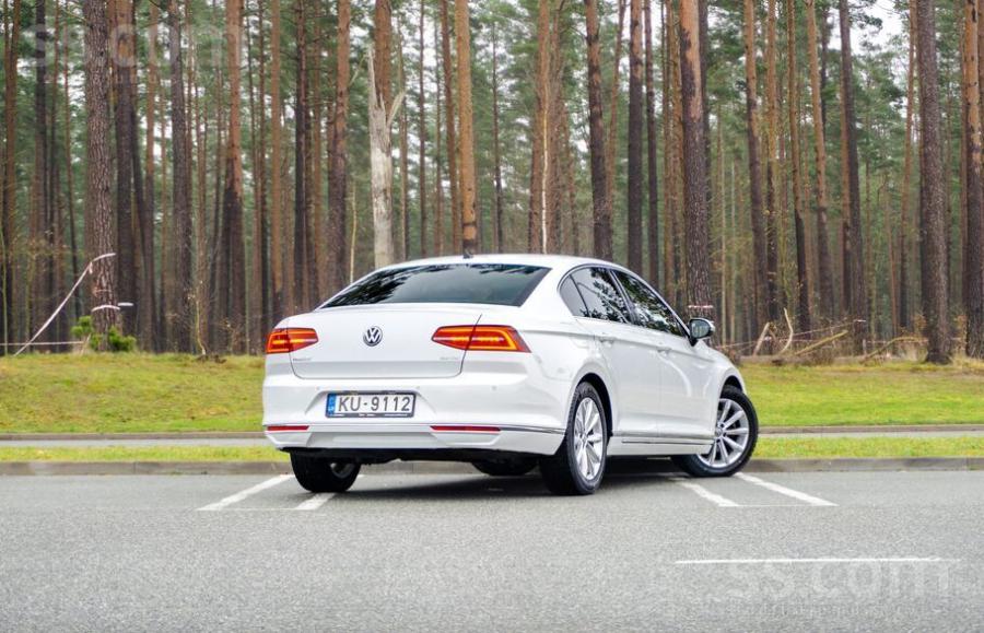 Balts Volkswagen Passat B8 2017 Rīga, ar dzinēja tilpumu 2.00 L un nobraukumu 212 tūkst. km par 13990 €, foto 6 vietnē AUTOMOTO.COM.LV
