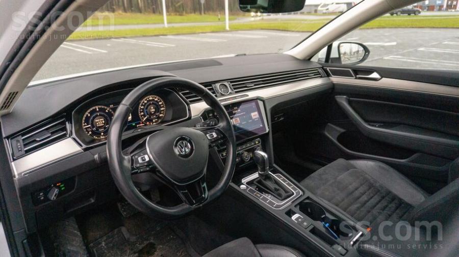 Balts Volkswagen Passat B8 2017 Rīga, ar dzinēja tilpumu 2.00 L un nobraukumu 212 tūkst. km par 13990 €, foto 10 vietnē AUTOMOTO.COM.LV