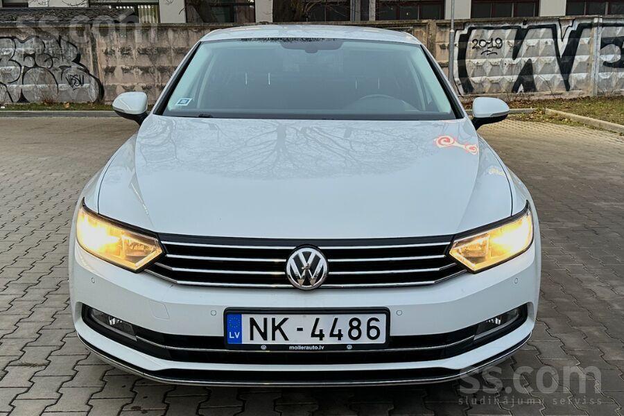 White Volkswagen Passat B8 2017 in Riga, with an engine capacity of 1.90 L and mileage of 165 thousand km for 15000 €, photo 1 on AUTOMOTO.COM.LV