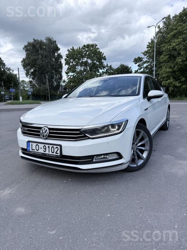 Balts Volkswagen Passat B8 2017 Rīga, ar dzinēja tilpumu 2.00 L un nobraukumu 167 tūkst. km par 11500 €, foto  vietnē AUTOMOTO.COM.LV