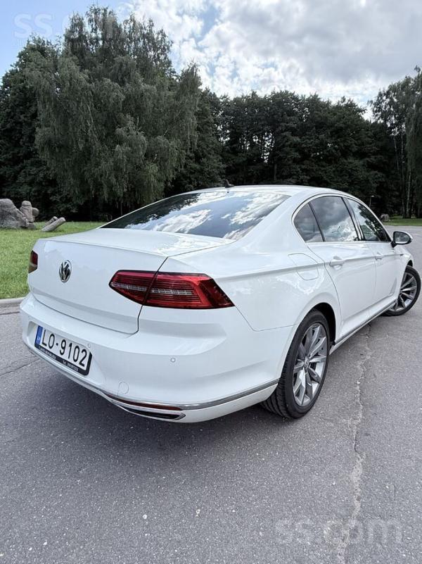 Balts Volkswagen Passat B8 2017 Rīga, ar dzinēja tilpumu 2.00 L un nobraukumu 167 tūkst. km par 11500 €, foto 6 vietnē AUTOMOTO.COM.LV