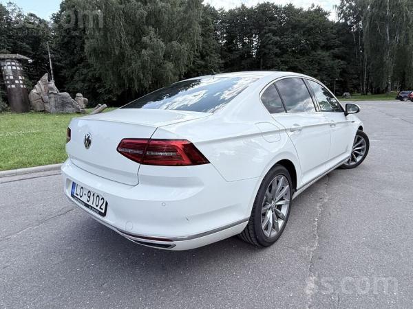Balts Volkswagen Passat B8 2017 Rīga, ar dzinēja tilpumu 2.00 L un nobraukumu 167 tūkst. km par 11500 €, foto 8 vietnē AUTOMOTO.COM.LV