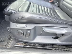 White Volkswagen Passat B8 2017 in Riga, with an engine capacity of 2.00 L and mileage of 167 thousand km for 11500 €, photo 12 on AUTOMOTO.COM.LV