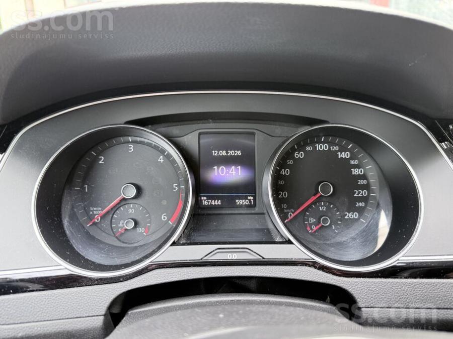 White Volkswagen Passat B8 2017 in Riga, with an engine capacity of 2.00 L and mileage of 167 thousand km for 11500 €, photo 15 on AUTOMOTO.COM.LV