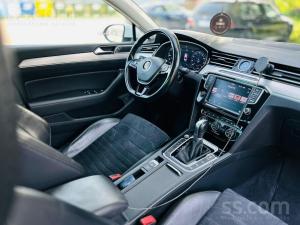 Balts Volkswagen Passat B8 2017 Rīga, ar dzinēja tilpumu 2.00 L un nobraukumu 224 tūkst. km par 11000 €, foto 14 vietnē AUTOMOTO.COM.LV