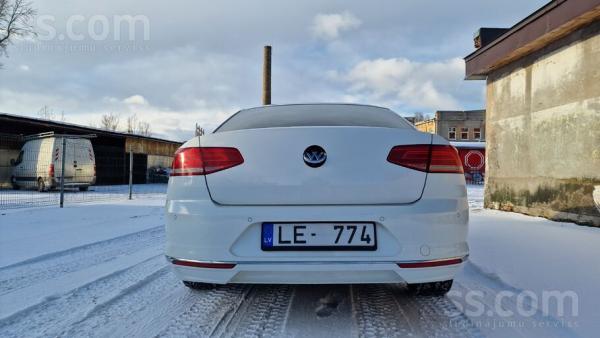 White Volkswagen Passat B8 2018 in Riga, with an engine capacity of 1.40 L and mileage of 231 thousand km for 9799 €, photo 6 on AUTOMOTO.COM.LV