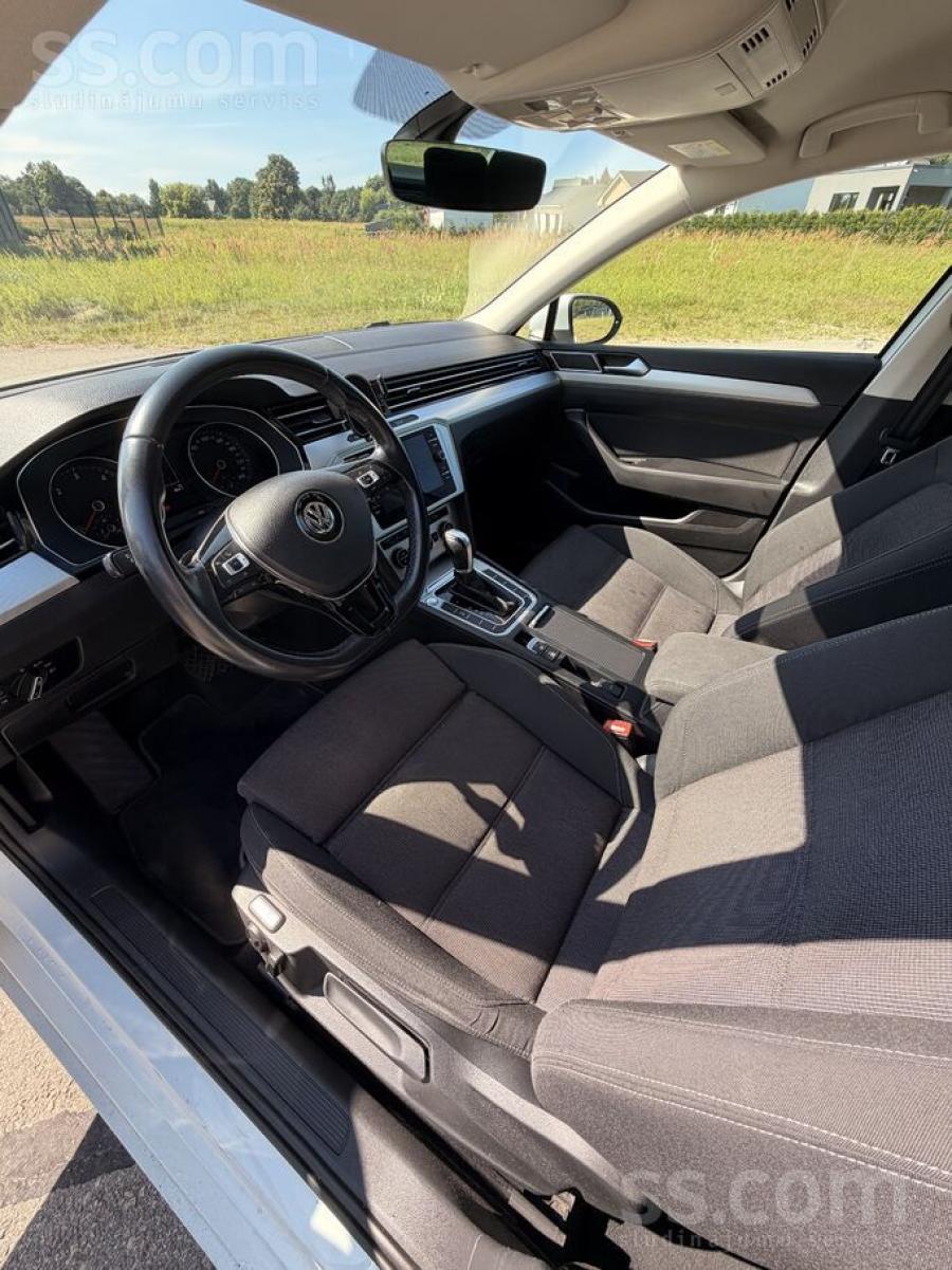 Balts Volkswagen Passat B8 2018 Rīga, ar dzinēja tilpumu 2.00 L un nobraukumu 135 tūkst. km par 14900 €, foto 7 vietnē AUTOMOTO.COM.LV