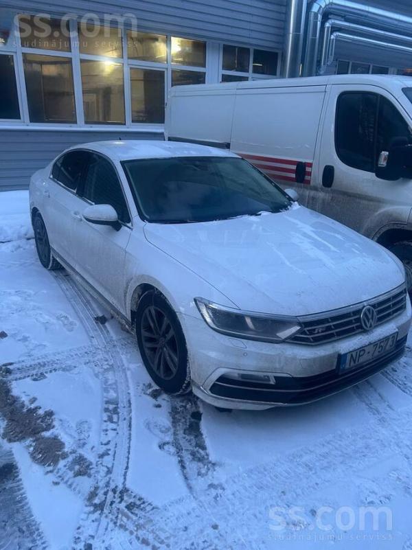 White Volkswagen Passat B8 2019 in Riga, with an engine capacity of 2.00 L and mileage of 175 thousand km for 16700 €, photo 1 on AUTOMOTO.COM.LV