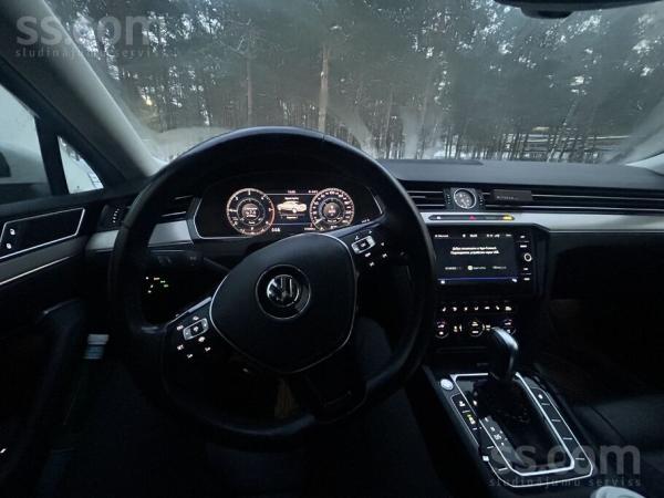 White Volkswagen Passat B8 2019 in Riga, with an engine capacity of 2.00 L and mileage of 175 thousand km for 16700 €, photo 4 on AUTOMOTO.COM.LV