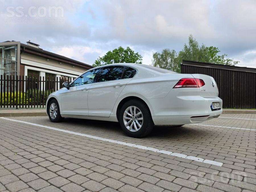 White Volkswagen Passat B8 2019 in Riga, with an engine capacity of 1.50 L and mileage of 131 thousand km for 14500 €, photo 6 on AUTOMOTO.COM.LV