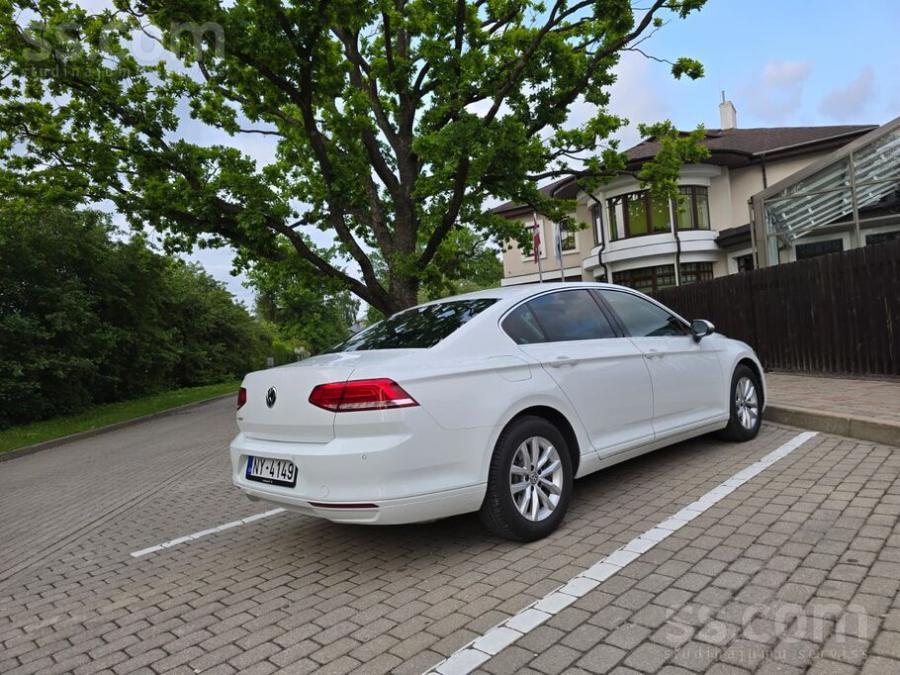 White Volkswagen Passat B8 2019 in Riga, with an engine capacity of 1.50 L and mileage of 131 thousand km for 14500 €, photo 7 on AUTOMOTO.COM.LV