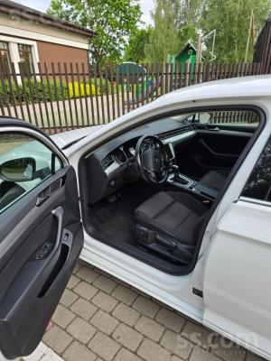 White Volkswagen Passat B8 2019 in Riga, with an engine capacity of 1.50 L and mileage of 131 thousand km for 14500 €, photo 9 on AUTOMOTO.COM.LV